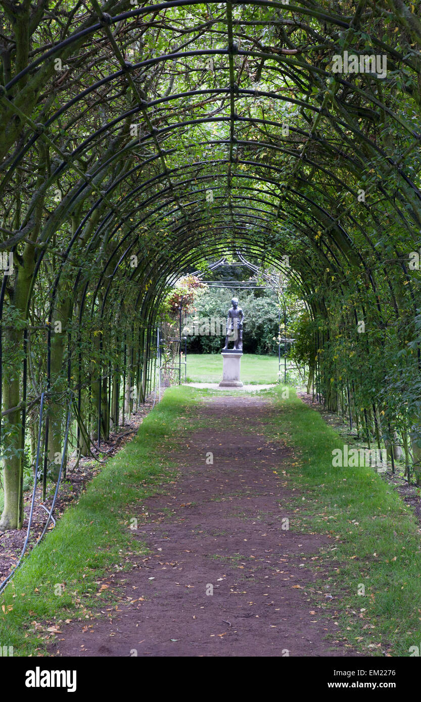 Trellis arches hi-res stock photography and images - Alamy