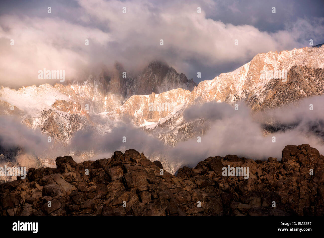 Mountain that moves hi-res stock photography and images - Alamy