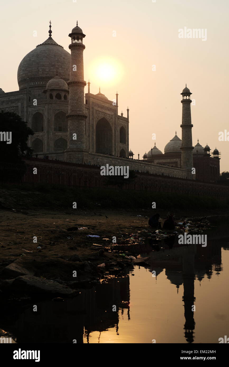The Taj Mahal seen from the Yamuna river Stock Photo - Alamy