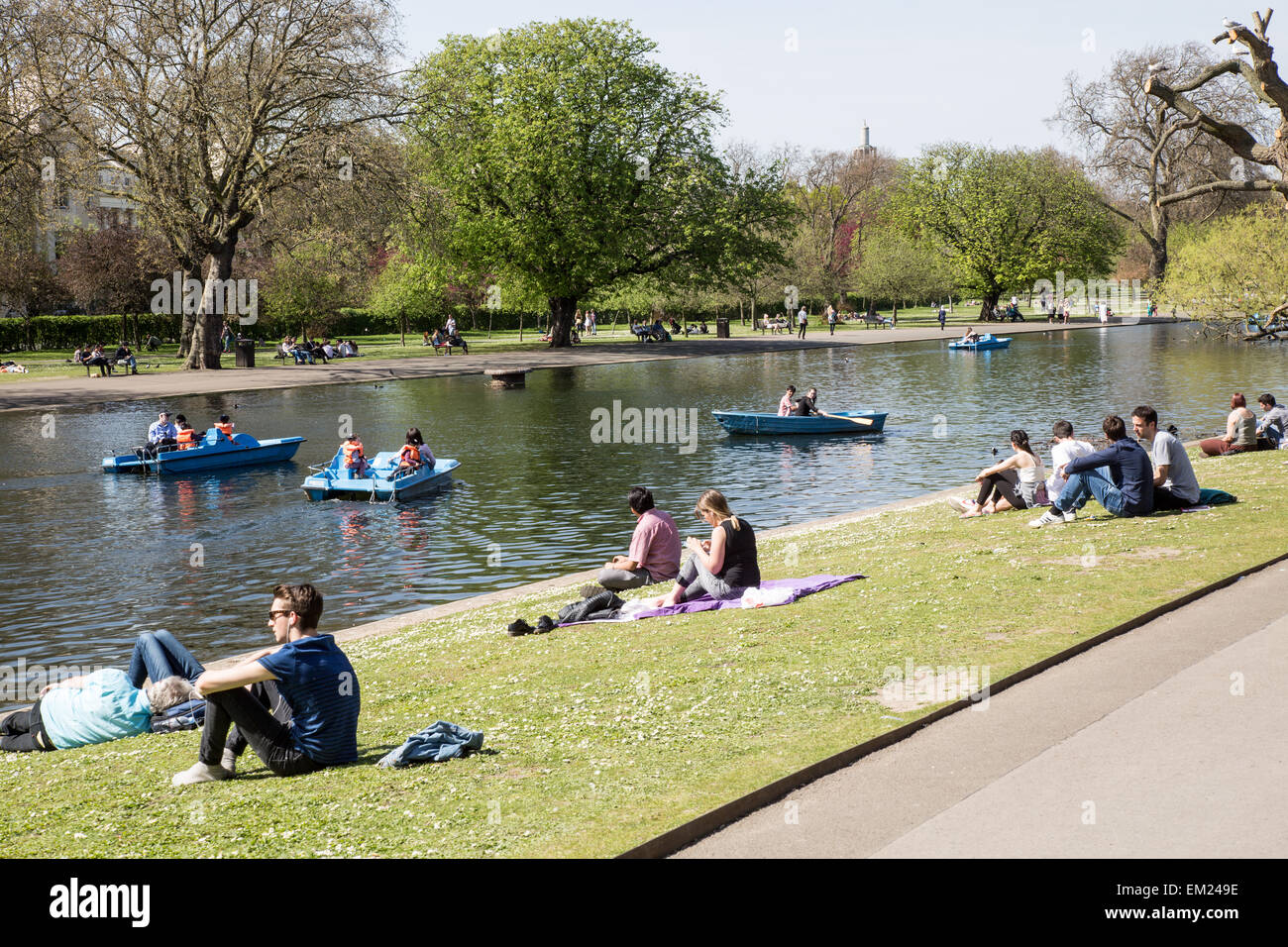Regents Park Summer High Resolution Stock Photography and Images - Alamy