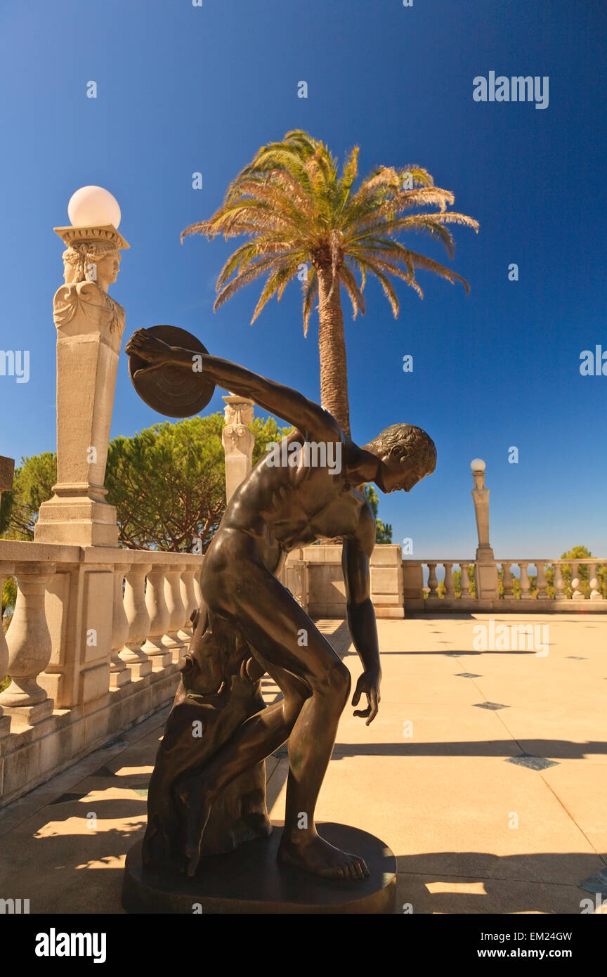 Greek athlete statue hi-res stock photography and images - Alamy