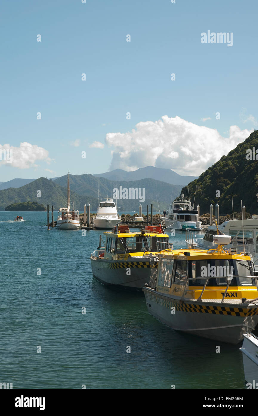 Boats picton marina new zealand hi-res stock photography and images - Alamy