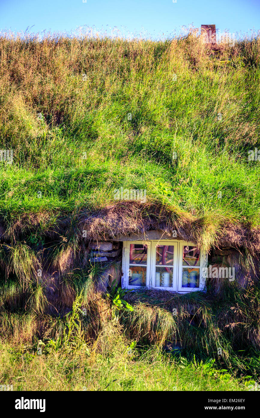 Old turf house hi-res stock photography and images - Alamy