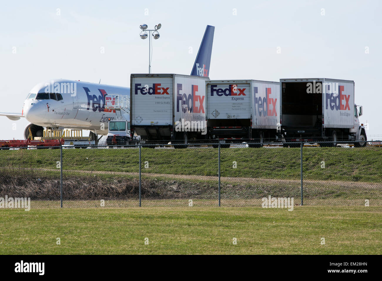 FedEx cargo planes at the Lehigh Valley International Airport in ...