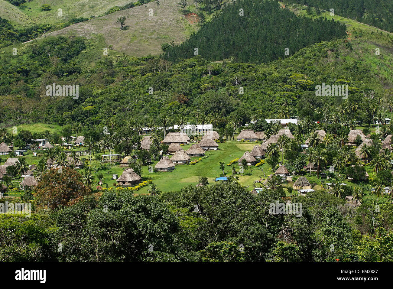 Traditional fijian house with thatched roof hi-res stock photography ...