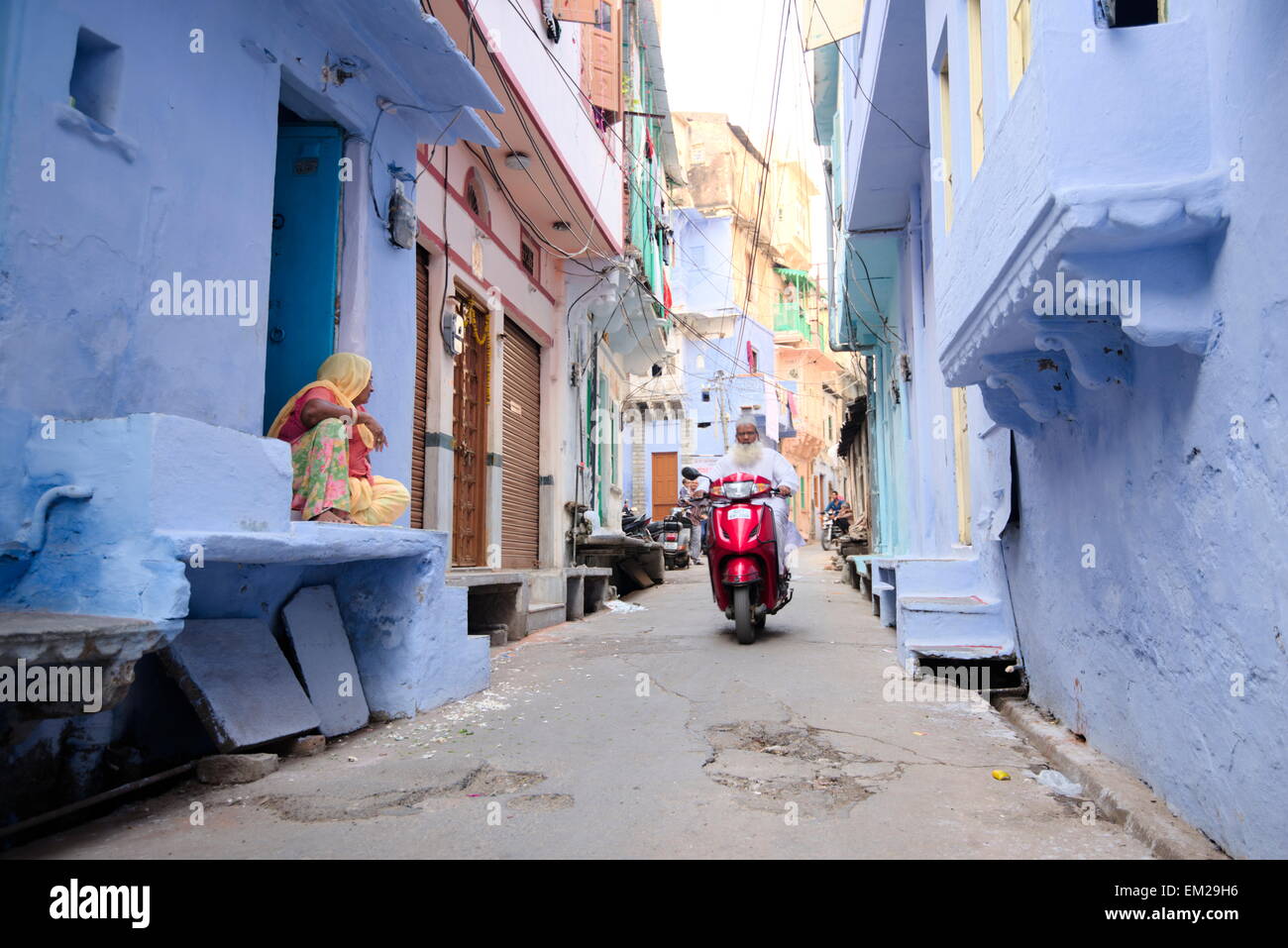 The streets of Udaipur old town Stock Photo - Alamy