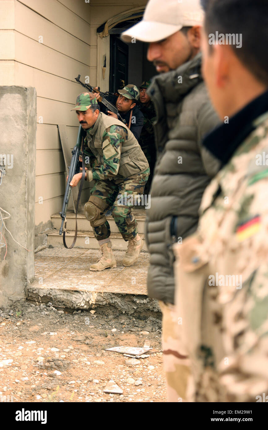 Peshmerga army hi-res stock photography and images - Alamy