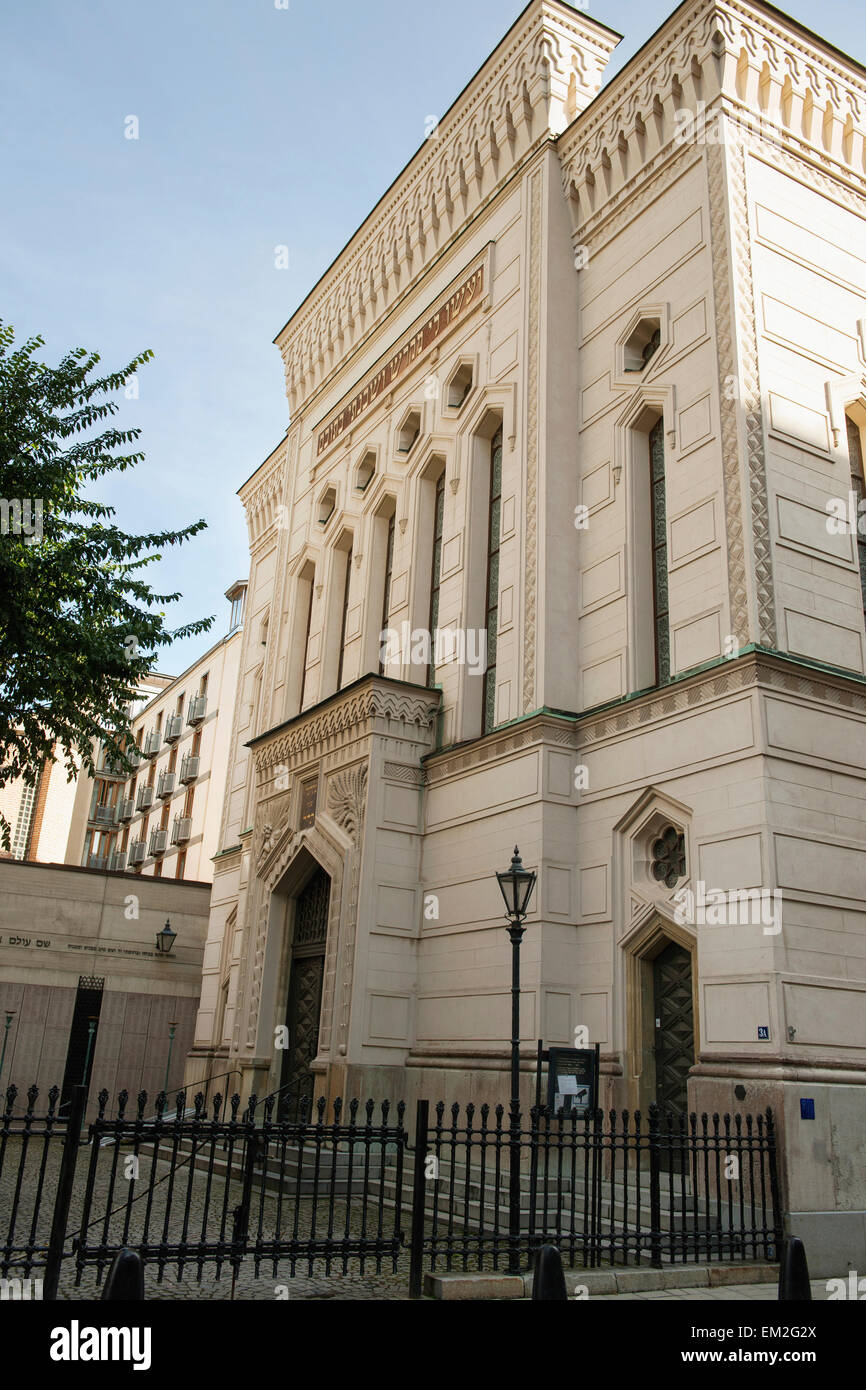 The white synagogue hi-res stock photography and images - Alamy