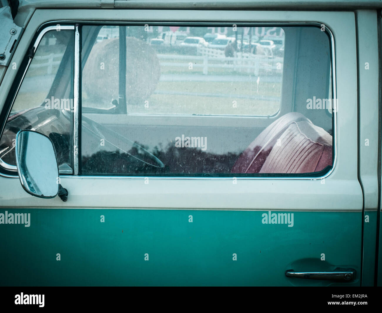left window of vintage car profile Stock Photo - Alamy