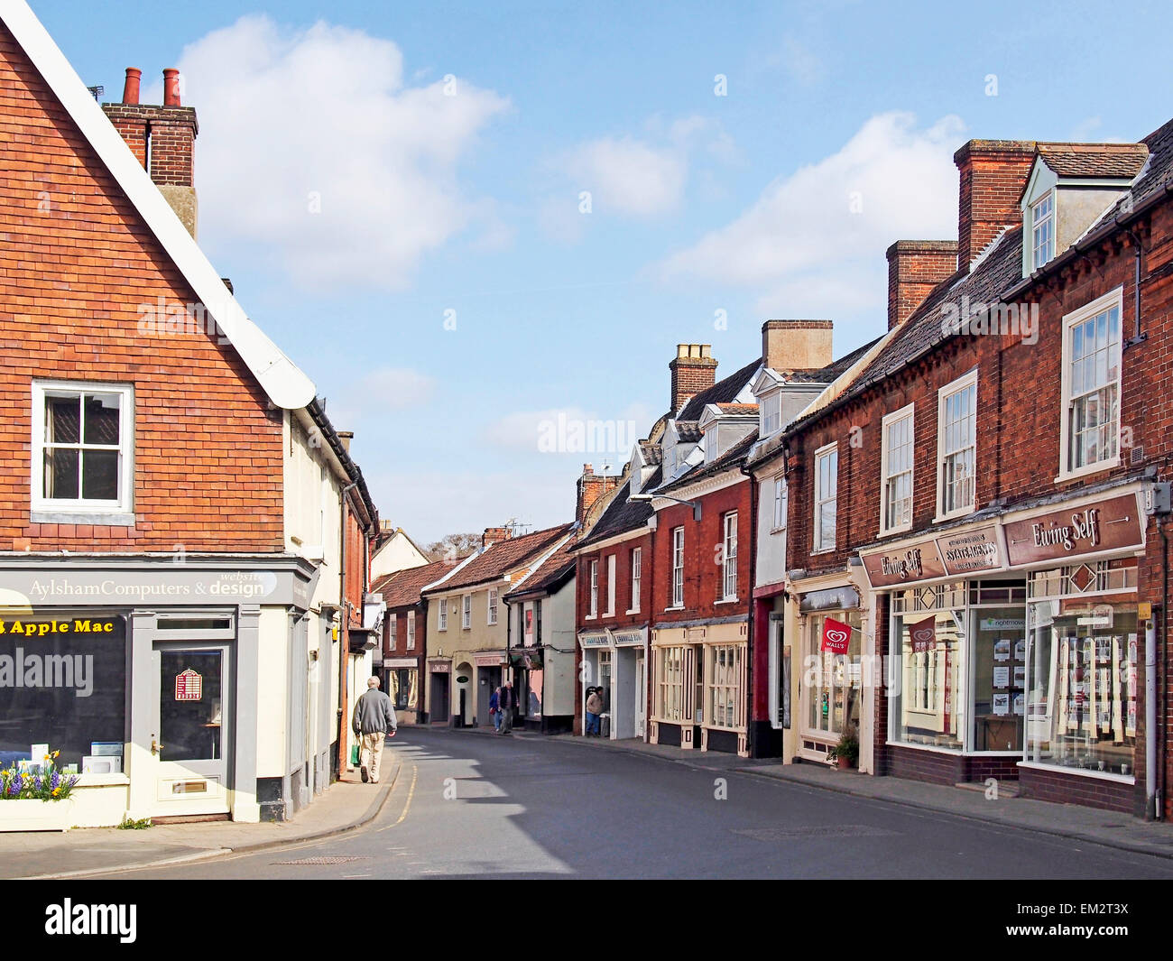 Red Lion Street in the historic Norfolk market town of Aylsham with ...