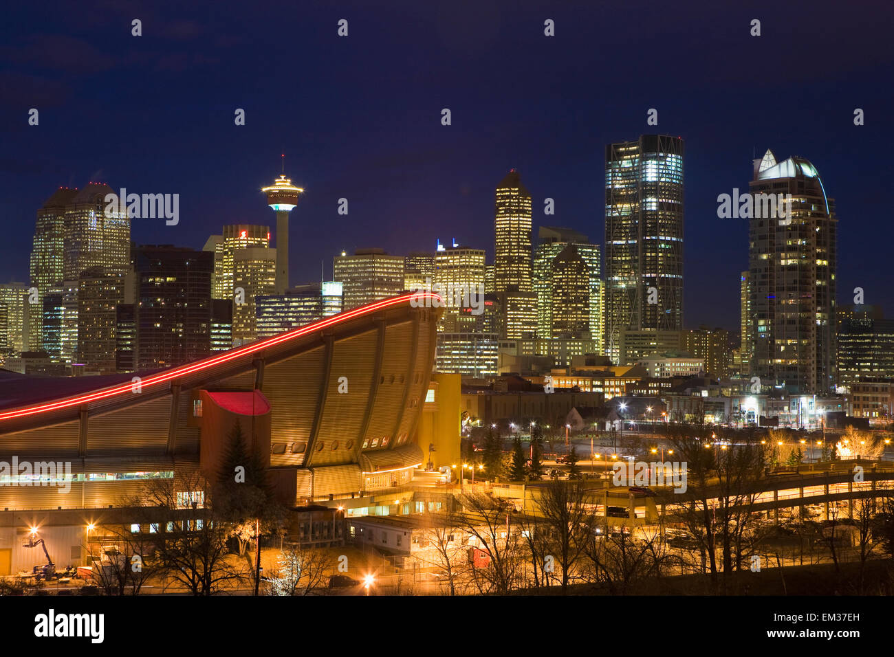 Calgary night time skyline hi-res stock photography and images - Alamy