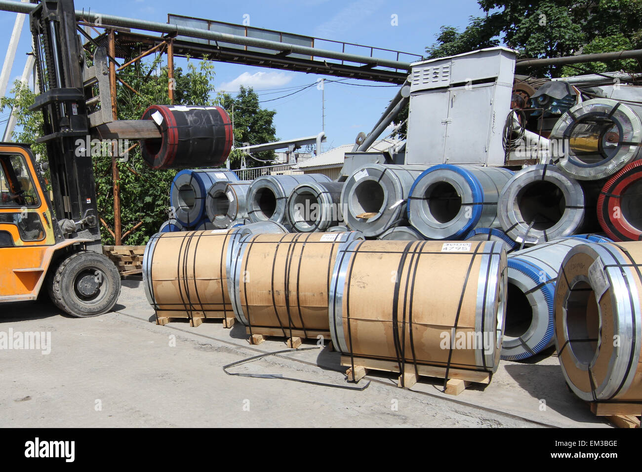 Loading coils hi-res stock photography and images - Alamy