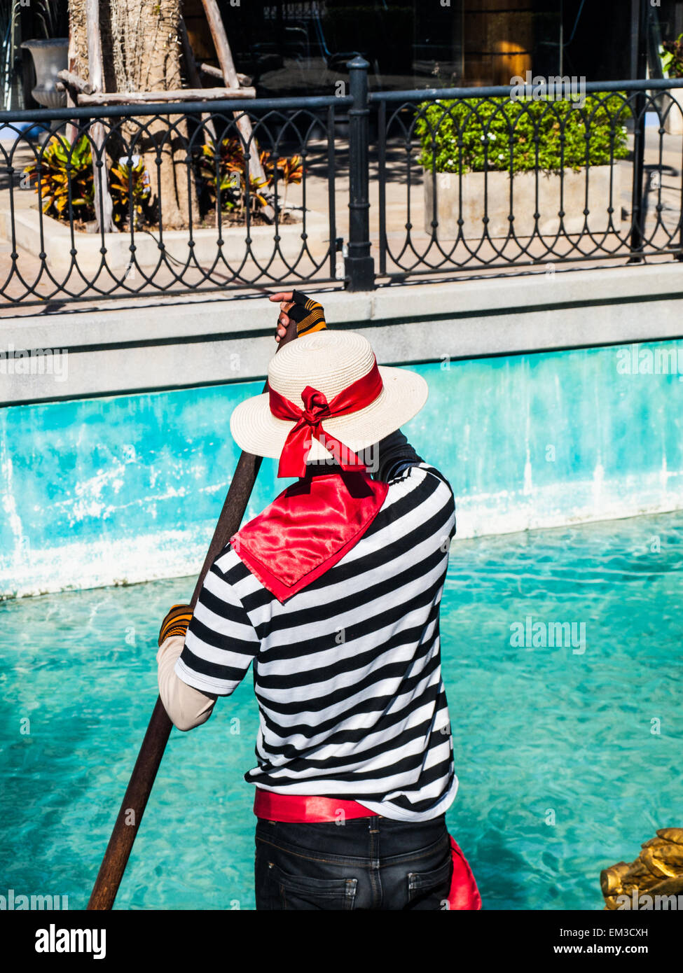 Single gondolier hi-res stock photography and images - Alamy