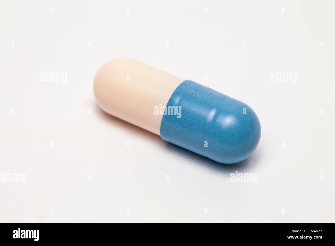 Single tablet hi-res stock photography and images - Alamy