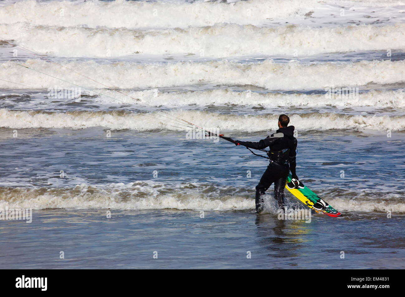 Surfers enjoy surf tynemouth hi-res stock photography and images - Alamy