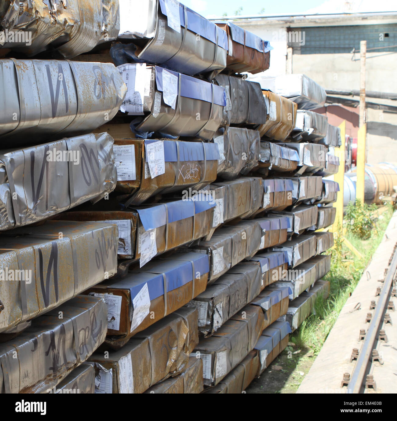 warehouse for shipping, handling and storage of sheet metal in packs ...