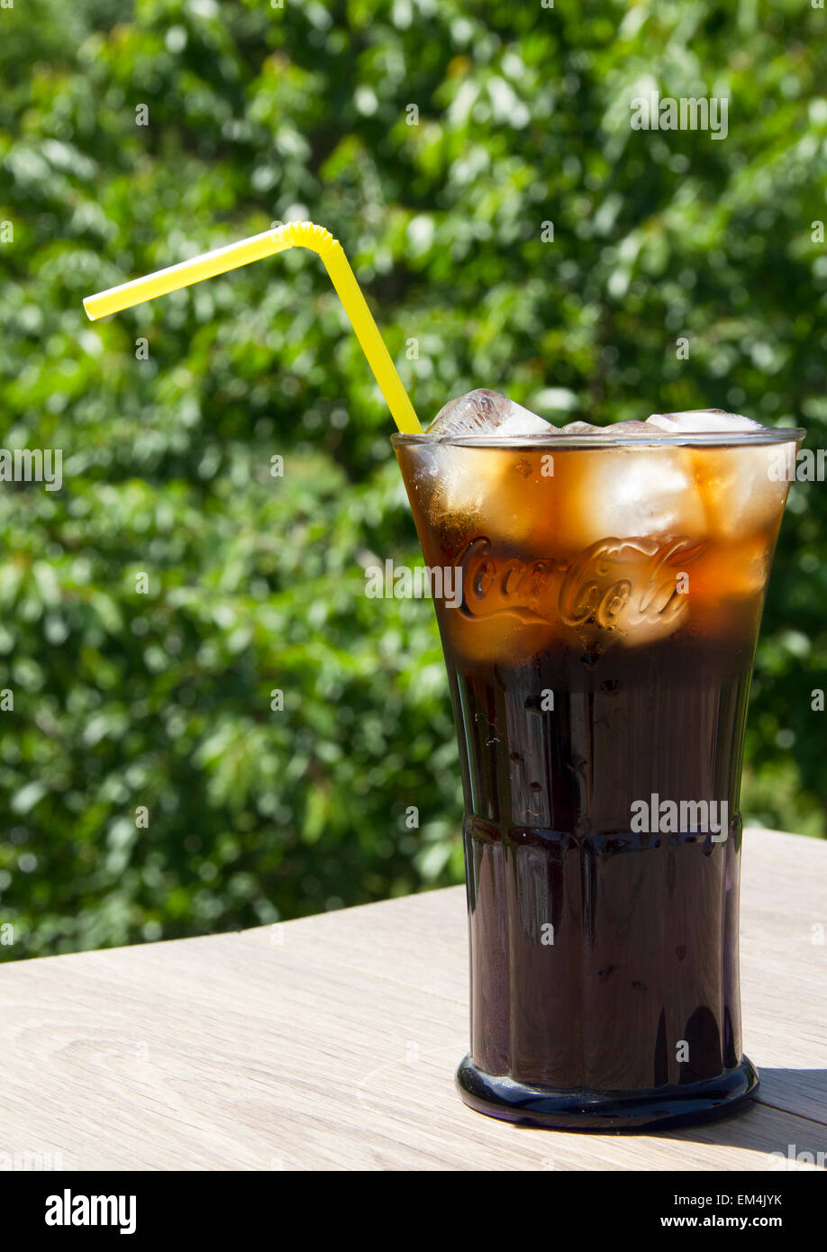 Drinking glass of coca cola hi-res stock photography and images - Alamy