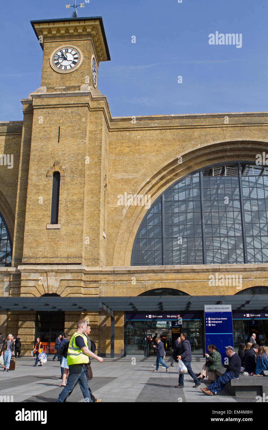 Blue skies over Kings Cross Square in London Stock Photo - Alamy