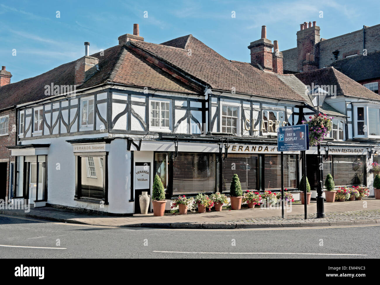 Wickham Village Square, Restaurant, Hampshire, England Stock Photo - Alamy