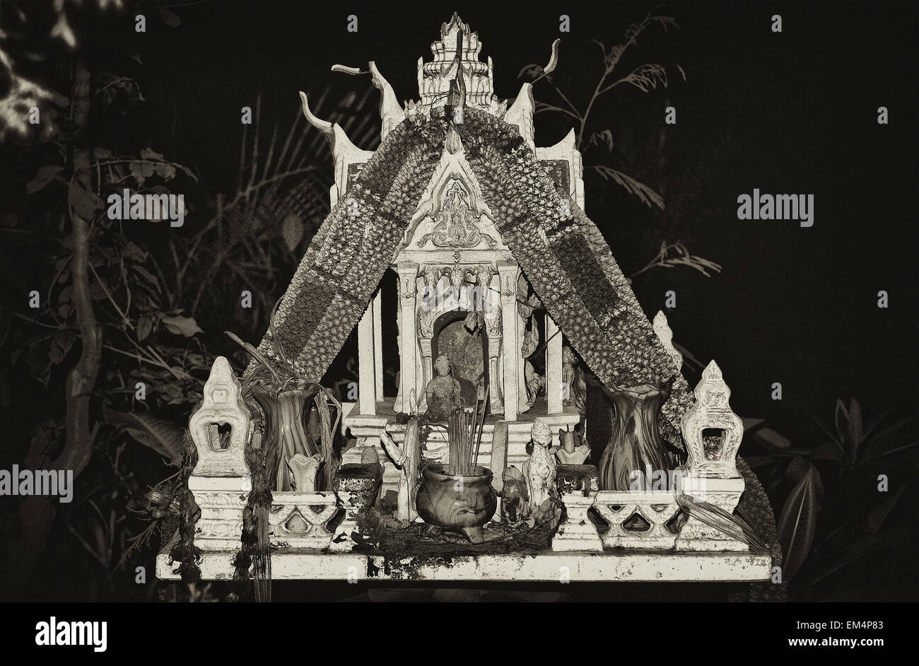 Images spirit house hi-res stock photography and images - Alamy