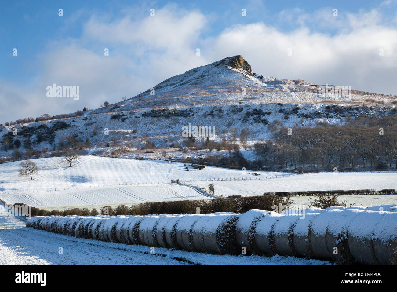 Roseberry Topping in Snow, Newton under Roseberry, North Yorkshire ...