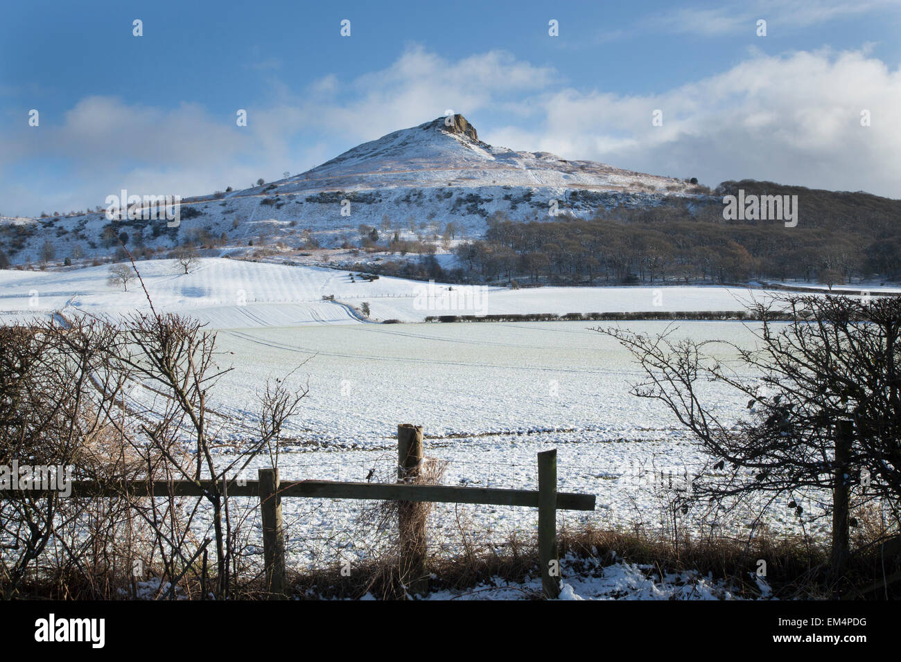 Roseberry Topping in Snow, Newton under Roseberry, North Yorkshire ...