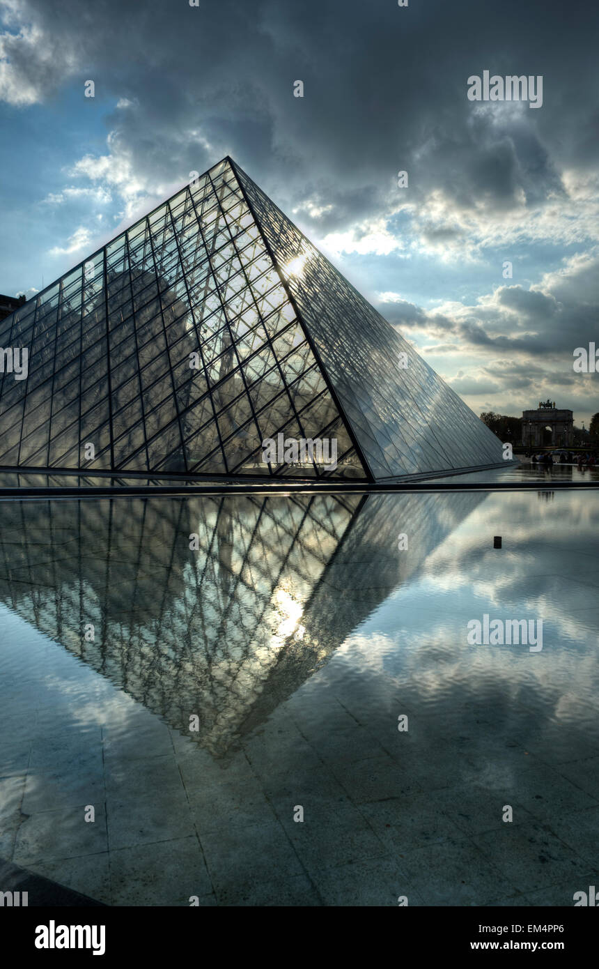 Golden triangle french landmark hi-res stock photography and images - Alamy