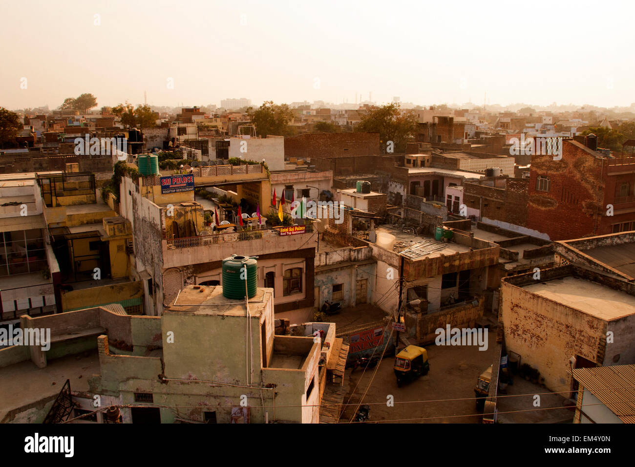 Poor roof hi-res stock photography and images - Alamy