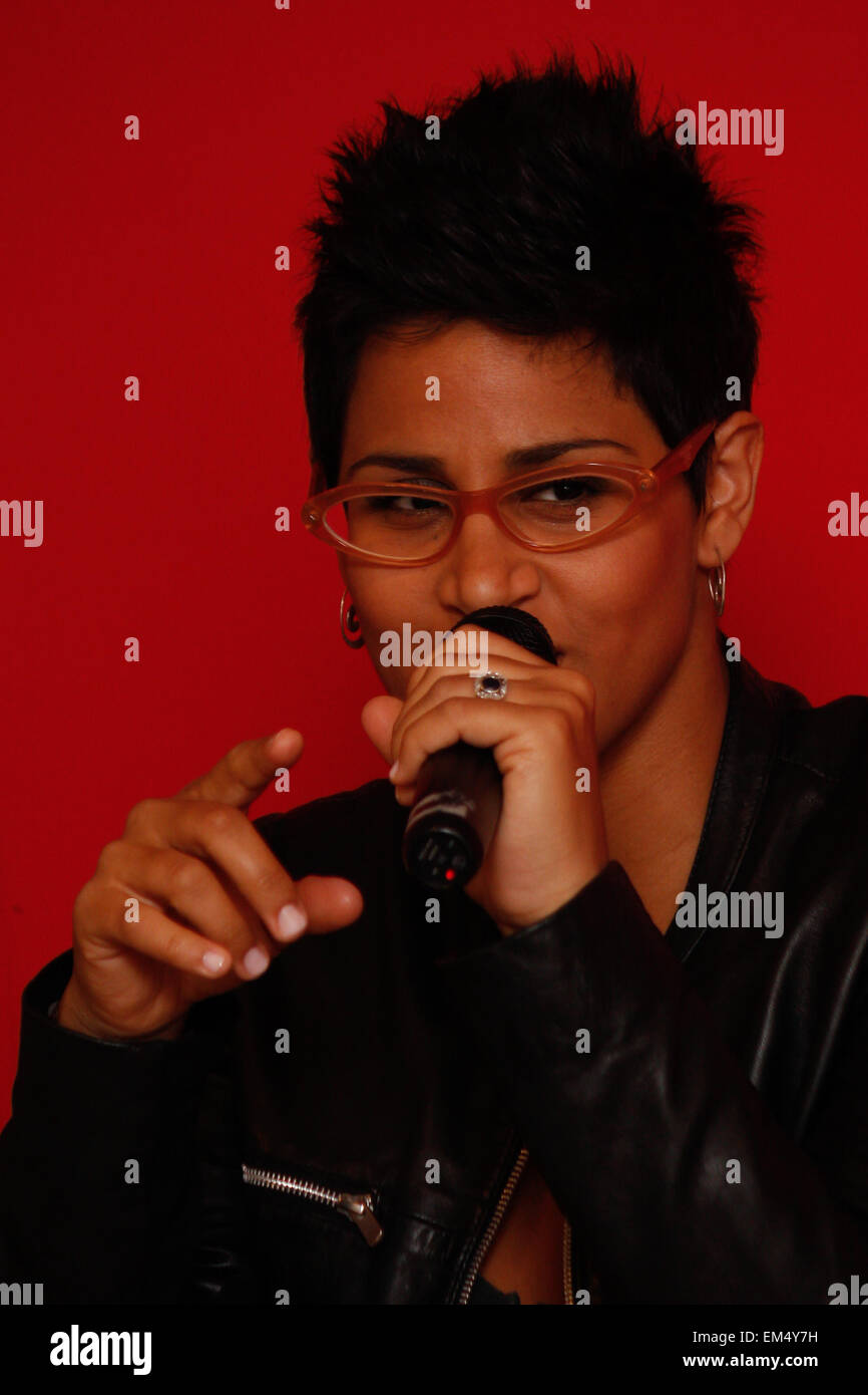 The Italian singer Karima, became famous in 2006, she met her fans to ...