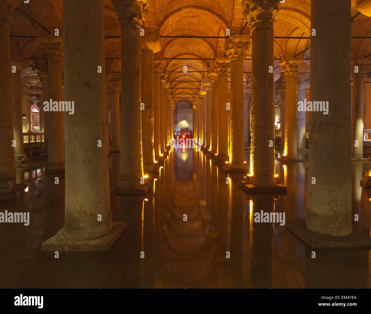 Sunken water feature hi-res stock photography and images - Alamy