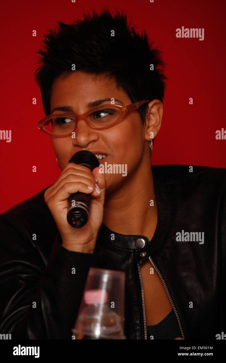 The Italian singer Karima, became famous in 2006, she met her fans to ...