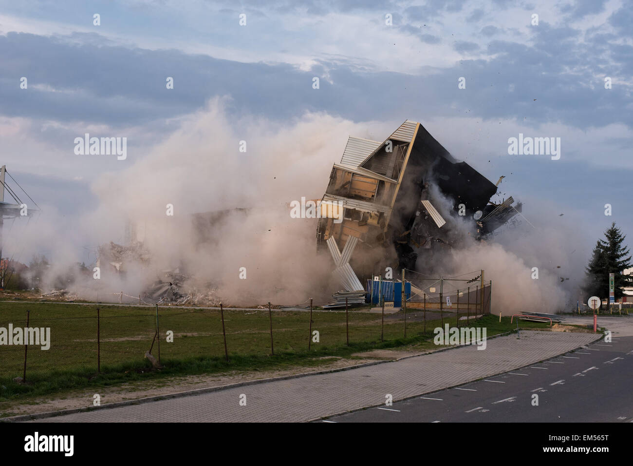Lubin, Poland. 16th April, 2015. Blowing up the old building of ...