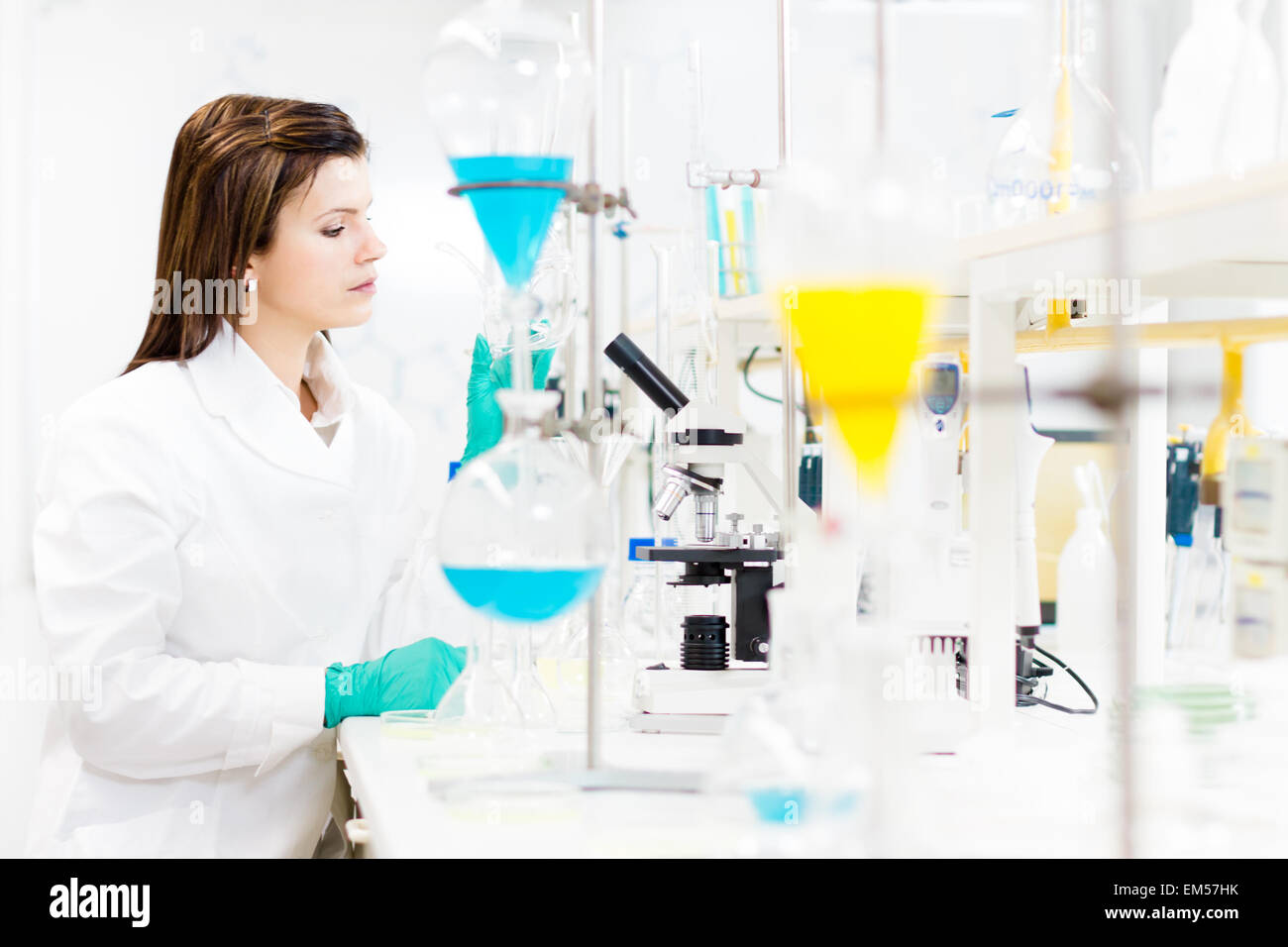 Chemist workspace hi-res stock photography and images - Alamy