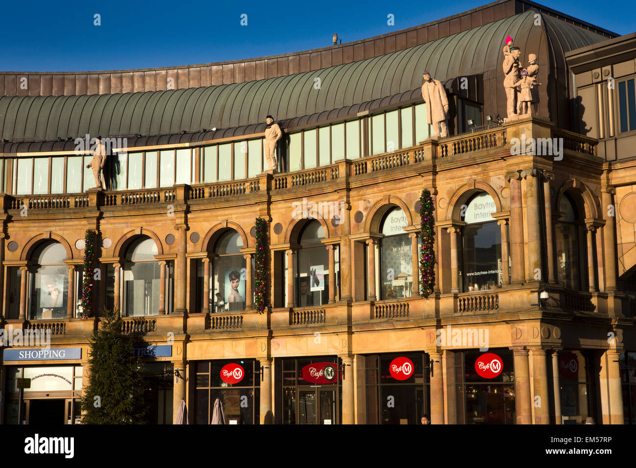 Statues victoria shopping centre harrogate hi-res stock photography and ...