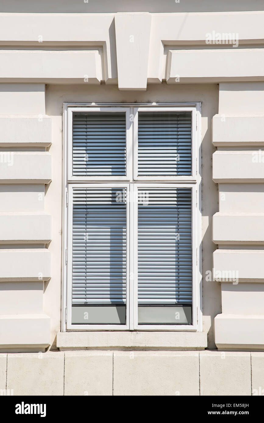 Buidling a wall hi-res stock photography and images - Alamy