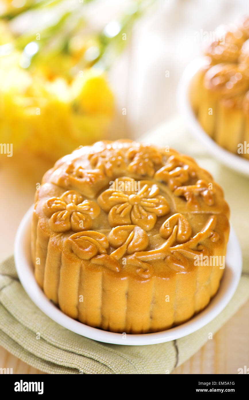 Assorted mooncakes hi-res stock photography and images - Alamy