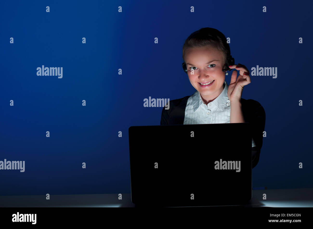 Black support worker hi-res stock photography and images - Alamy