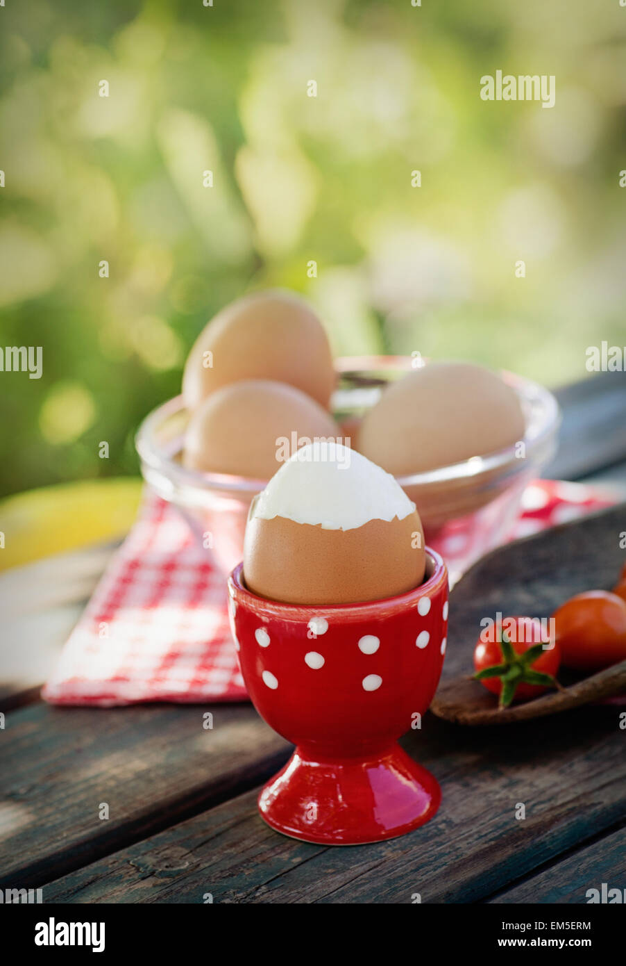Boiled egg sliced on toast brown hi-res stock photography and images ...