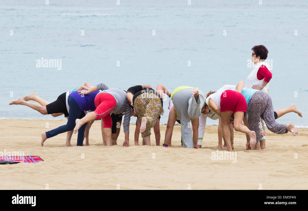 Pensioner keep fit class hi-res stock photography and images - Alamy
