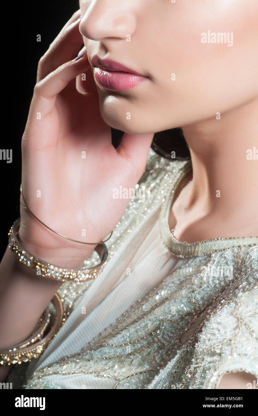 Woman hand face profile hi-res stock photography and images - Alamy