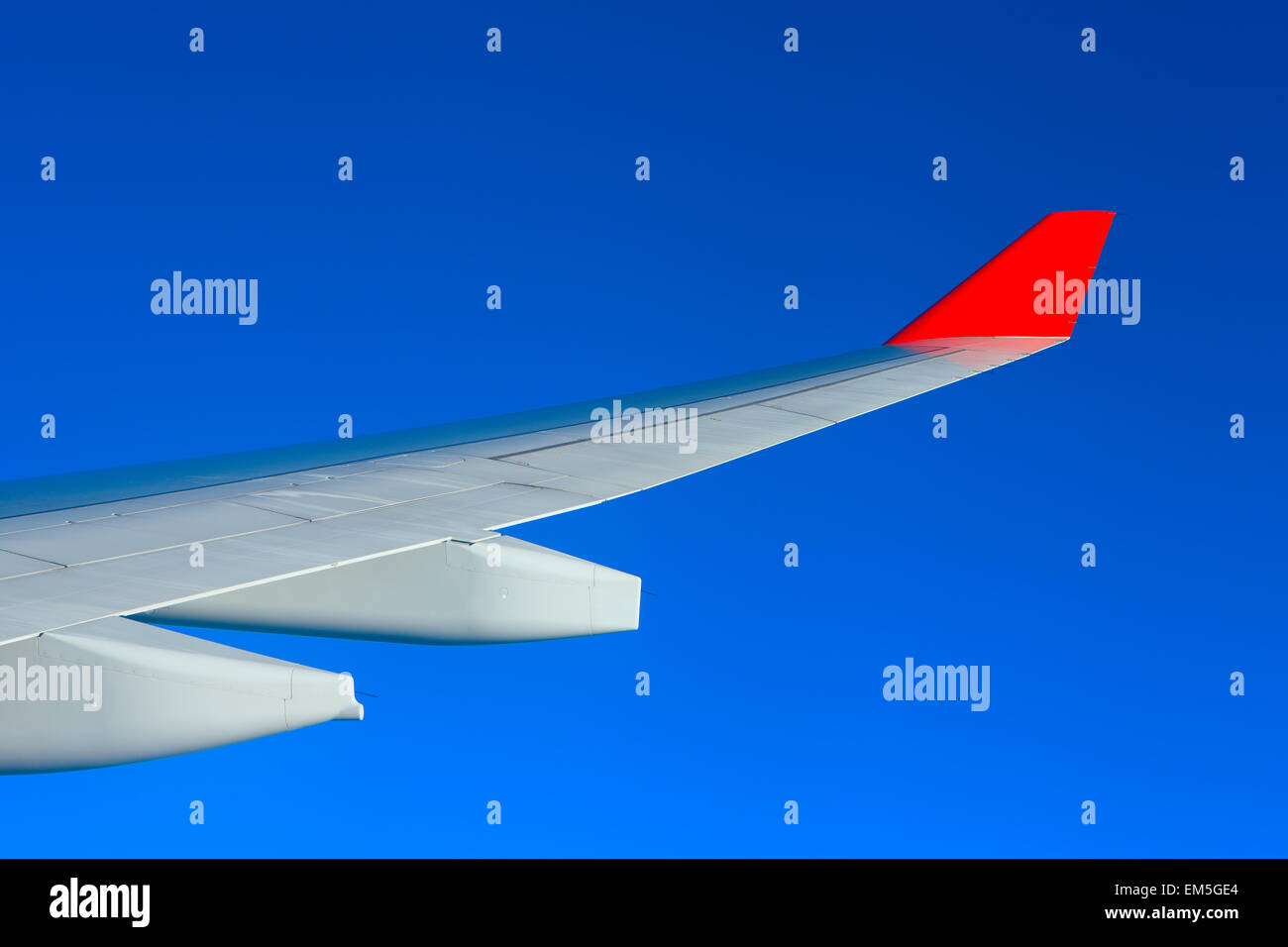 Airplane wing aircraft turbine flying hi-res stock photography and ...