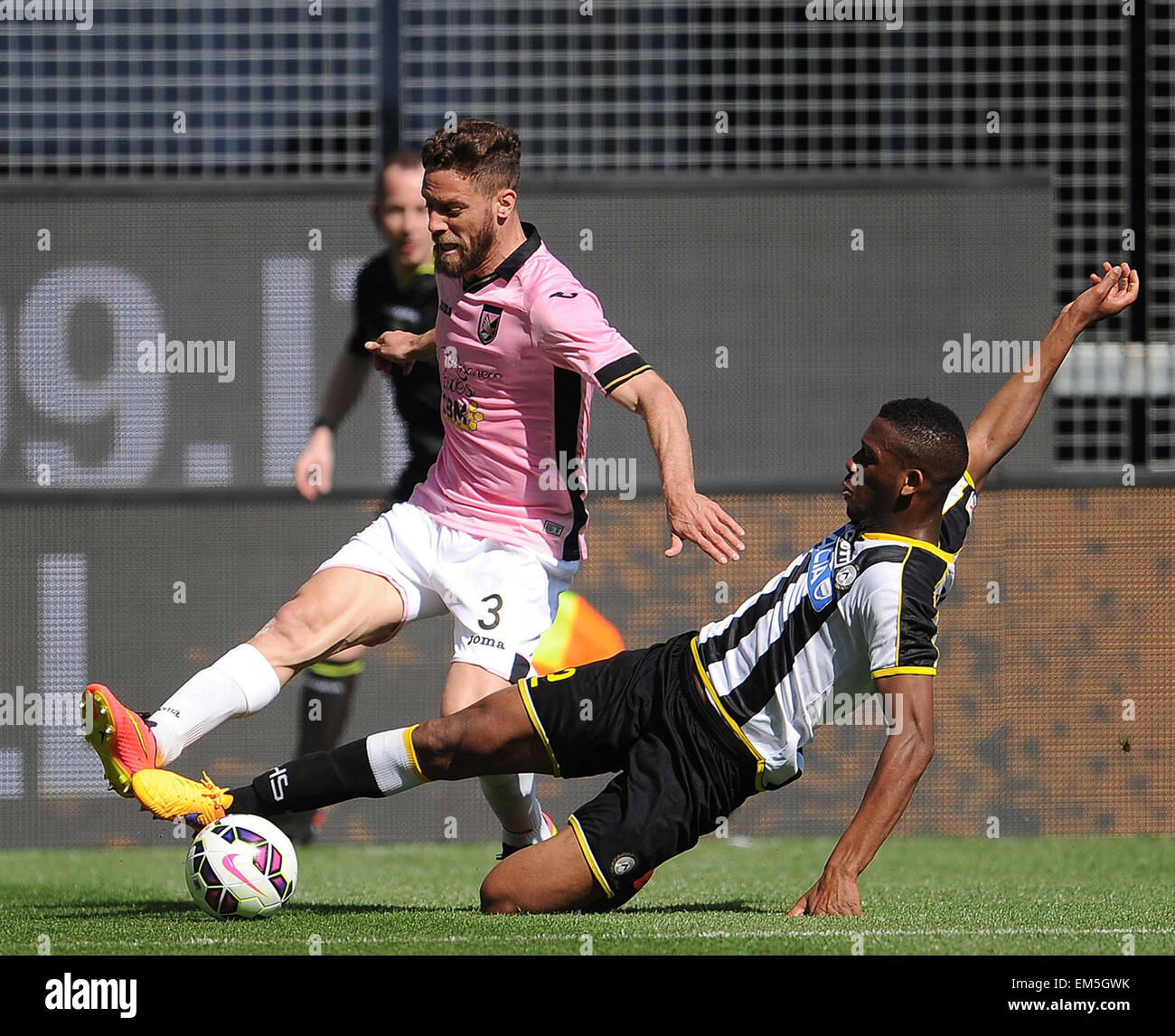 Defender andrea rispoli hi-res stock photography and images - Alamy