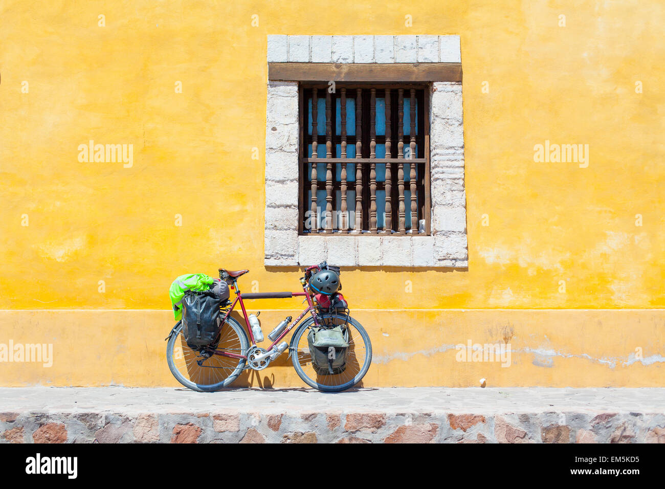 Loaded touring bike hi-res stock photography and images - Alamy