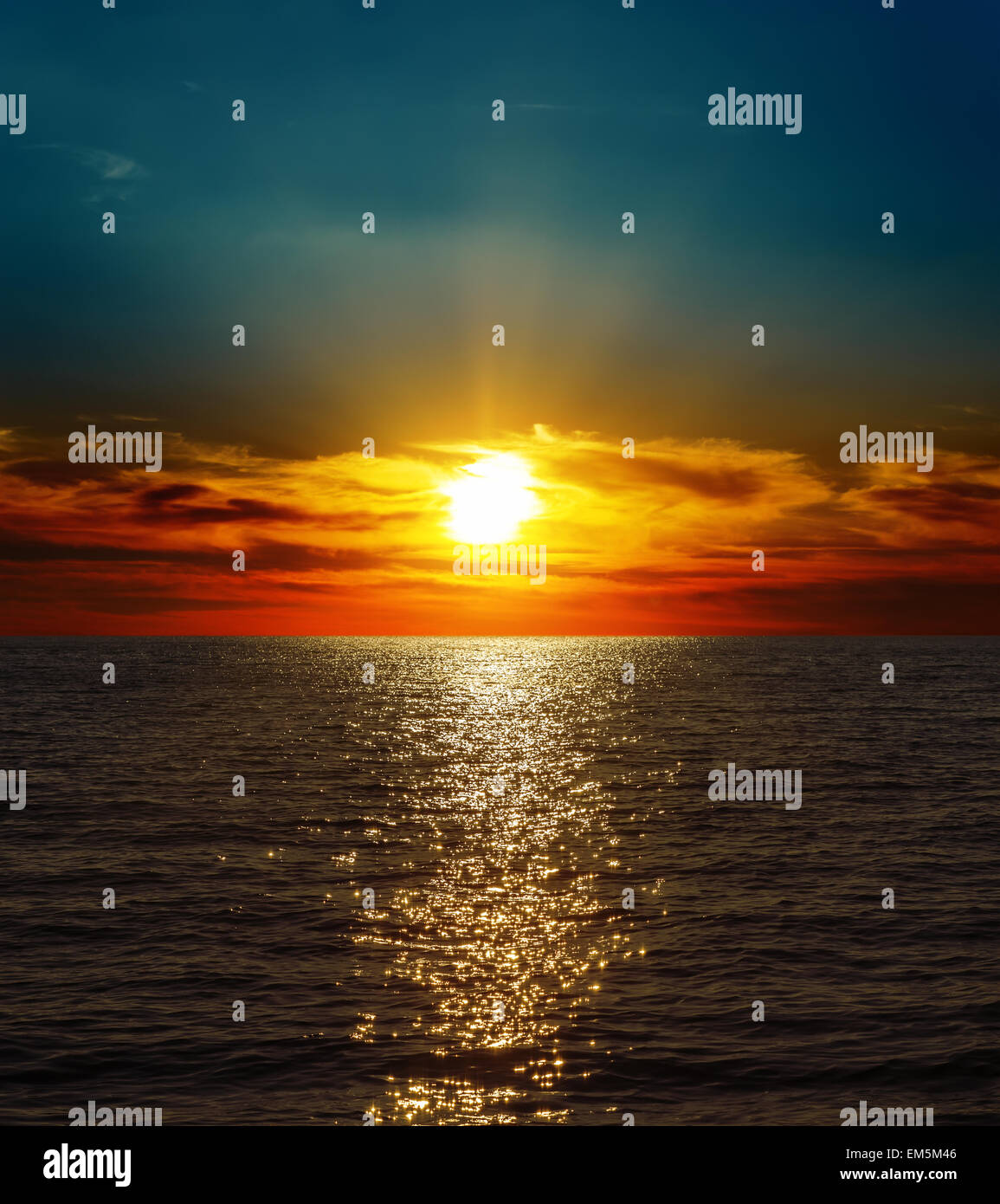 Dark water hi-res stock photography and images - Alamy