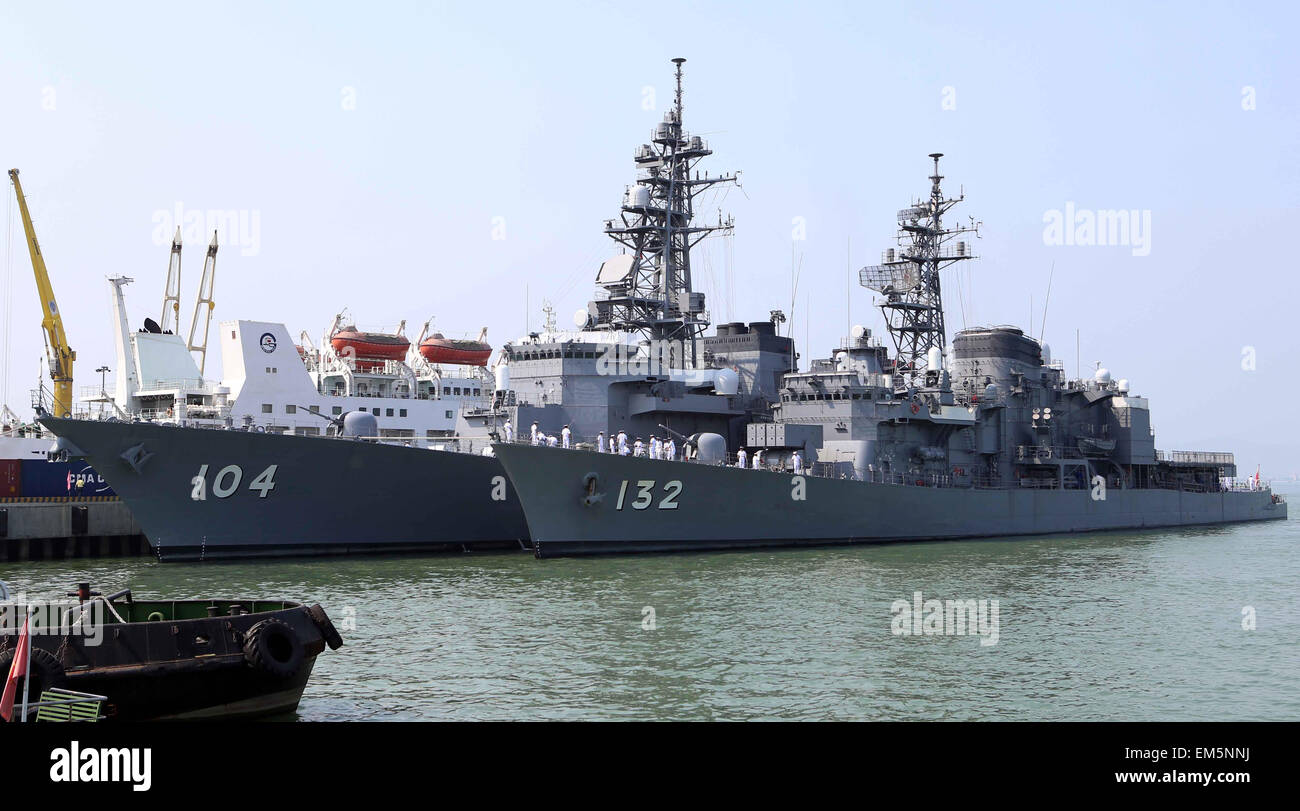 Da Nang. 16th Apr, 2015. The JS Kirisame and JS Asayuki destroyers of ...
