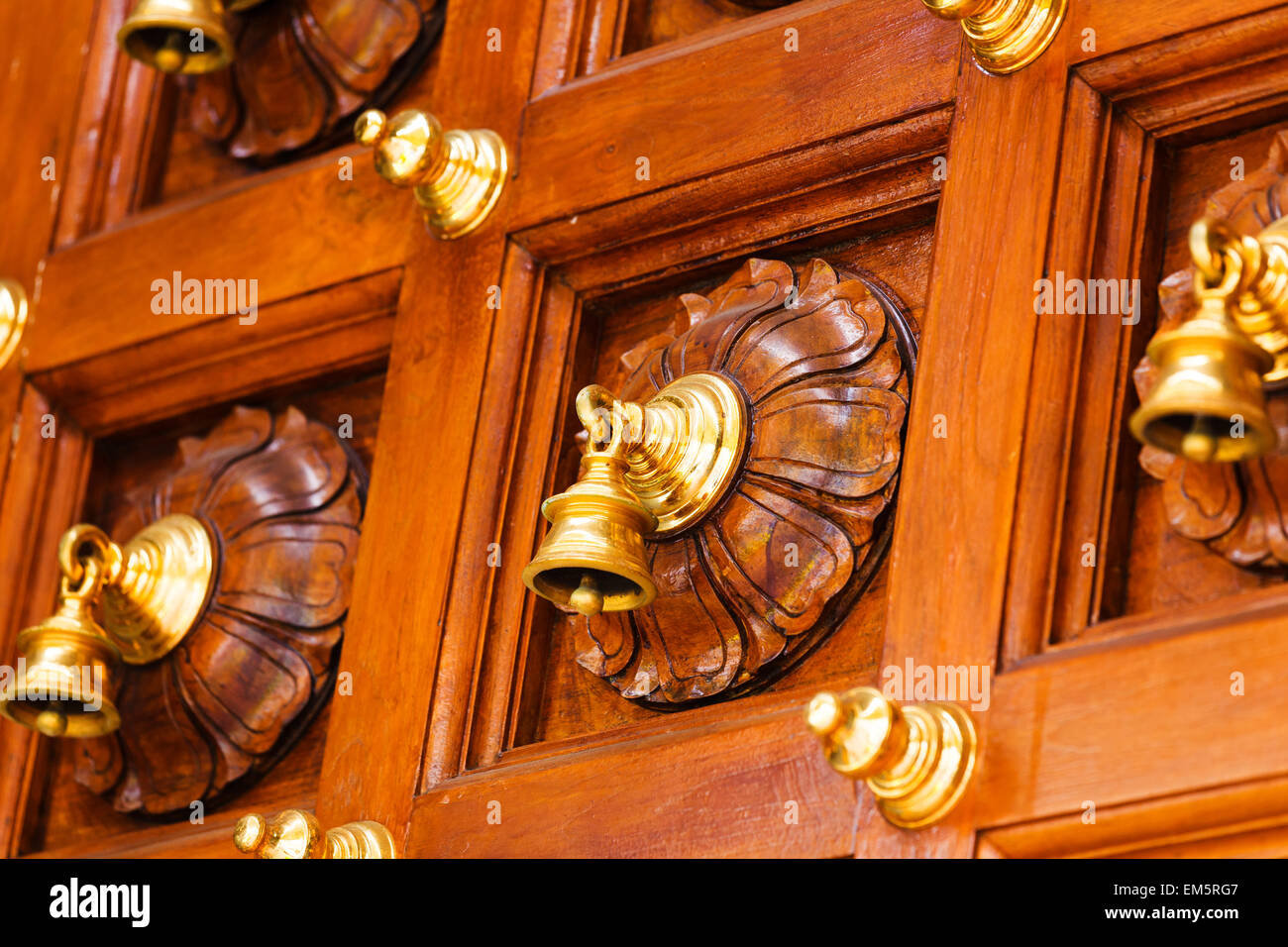 Ring door bell hi-res stock photography and images - Alamy