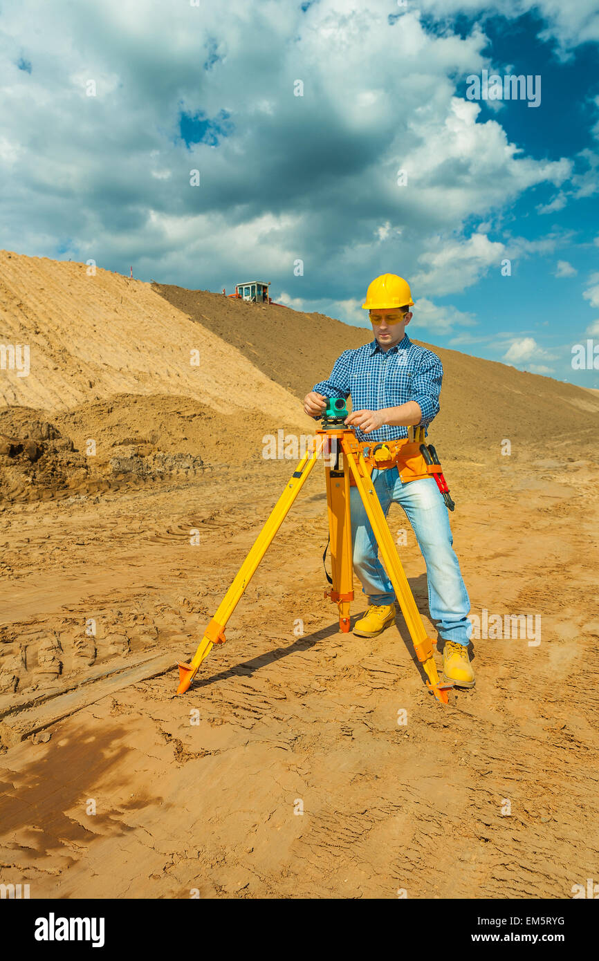 Theodolite technology hi-res stock photography and images - Alamy