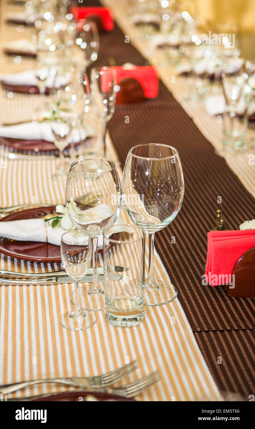 restaurant table close up Stock Photo - Alamy