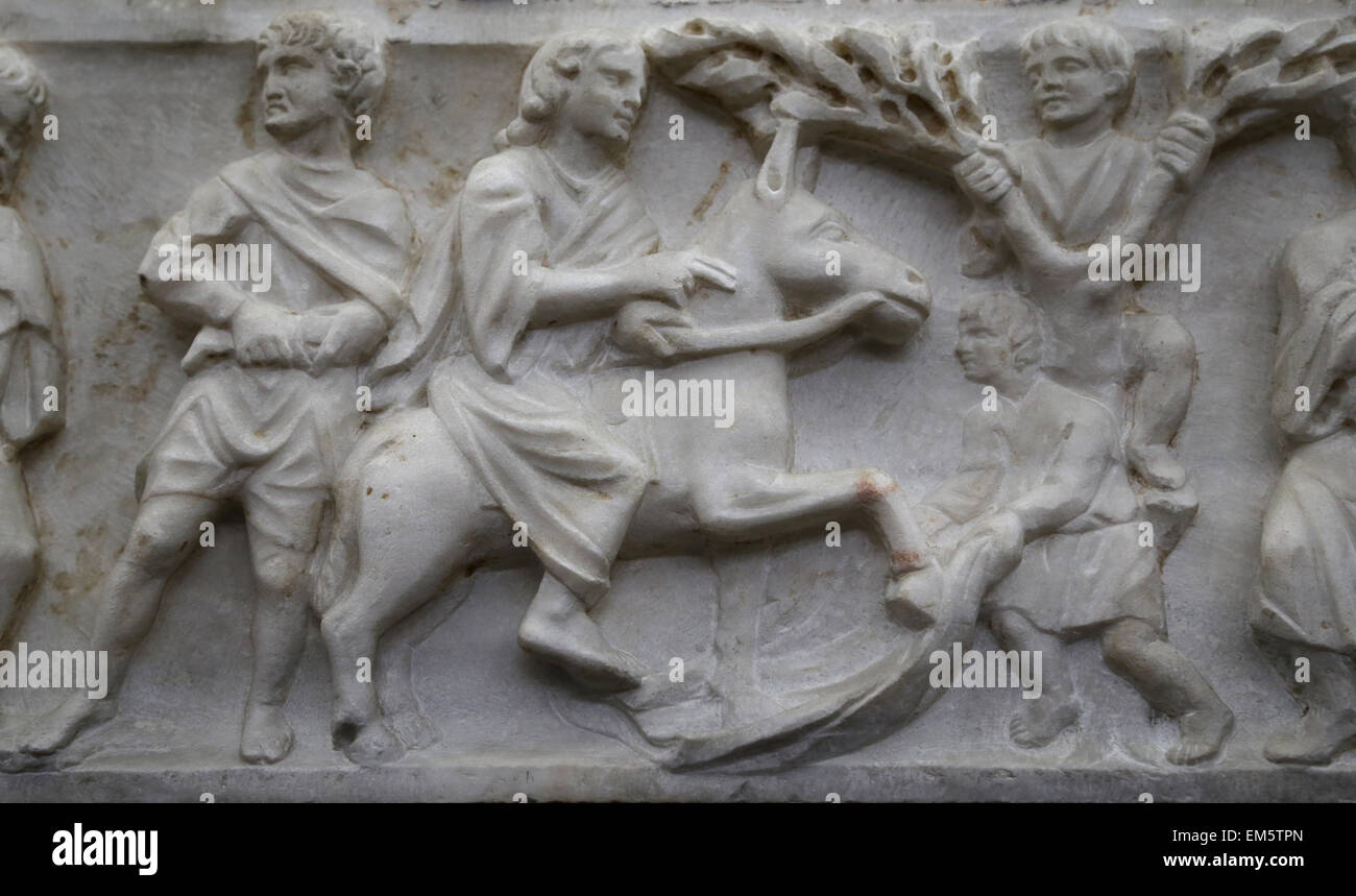 Christian-Roman. Fronts of sarcophagus lids. 4th c. AD. Jesus triumphal ...