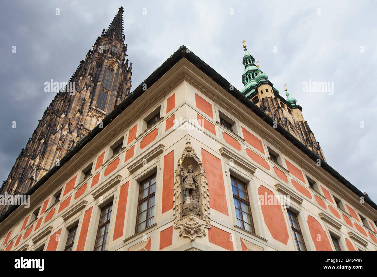 Corner of building hi-res stock photography and images - Alamy